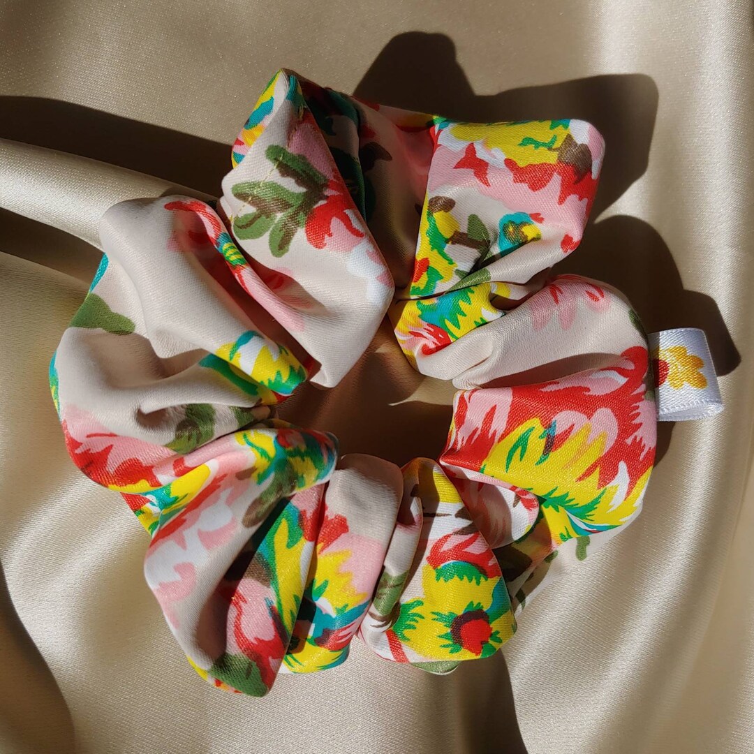 Regular Scrunchie Cece / Rosa con flores rosadas rojas y - Etsy España