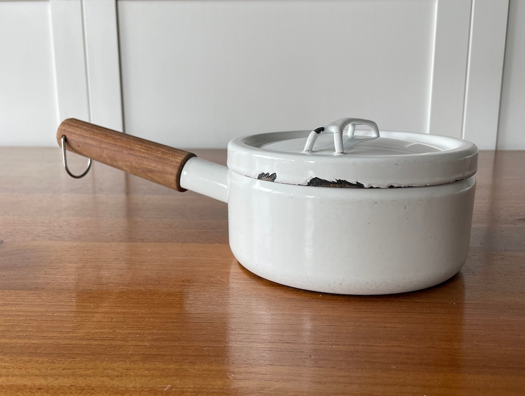 70s Enamel Seppo Mallat Finel by Arabia Finland White Enamel Saucepan ...