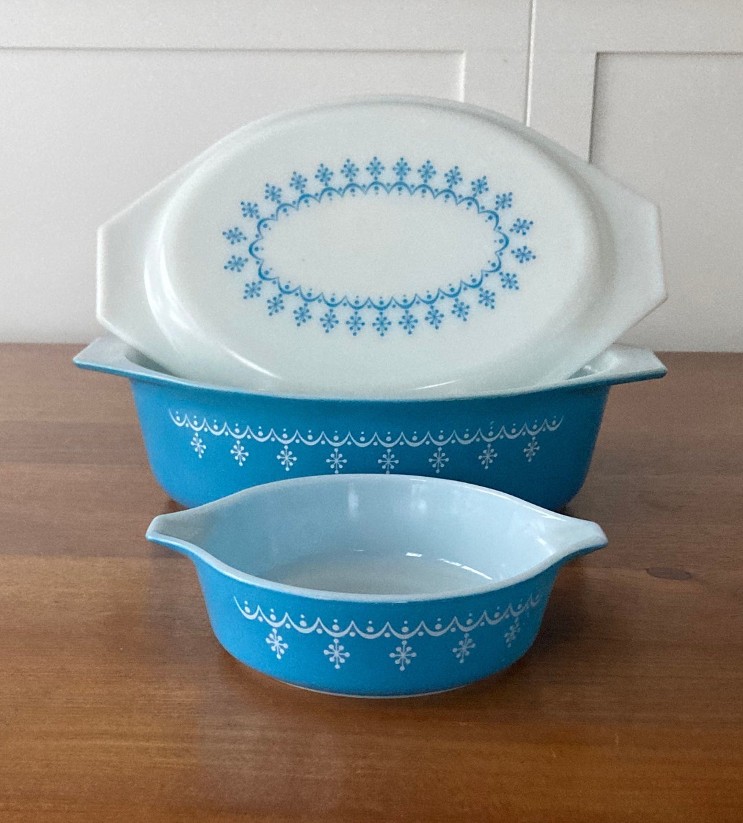 2 PYREX Casserole Dishes Snowflake Blue Garland 025 Large Oval W/lid ...
