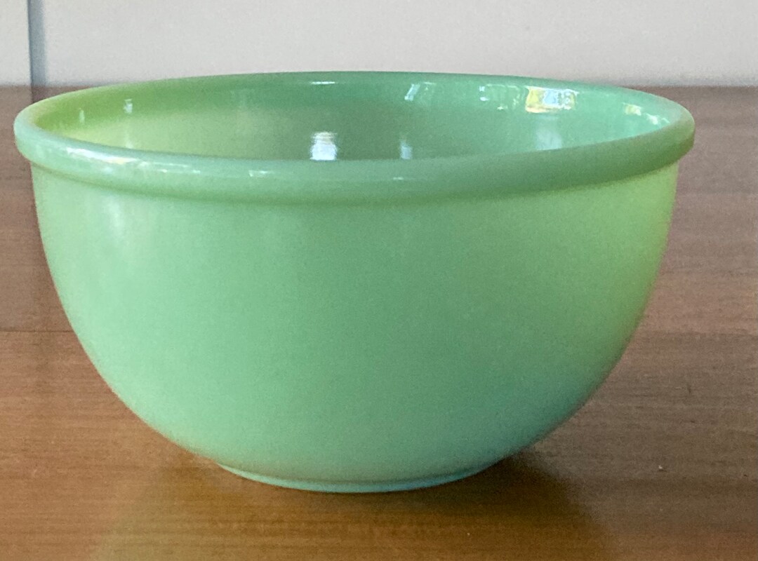 Jadeite Bowl Vintage Jadeite Glass 7 Inch Diameter Thick Beaded Edge ...