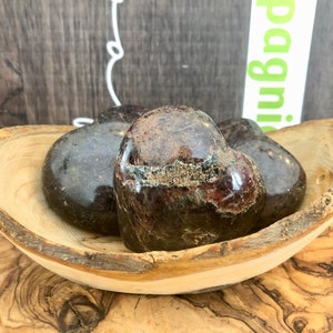 Revitalizing Garnet Heart A Symbol of Pure, Circulatory Wellness and ...