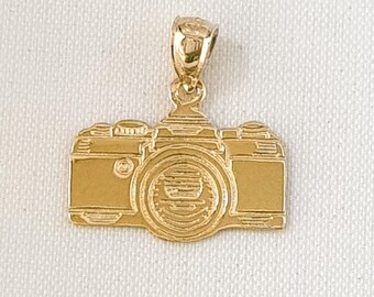 Camera Pendant - Etsy