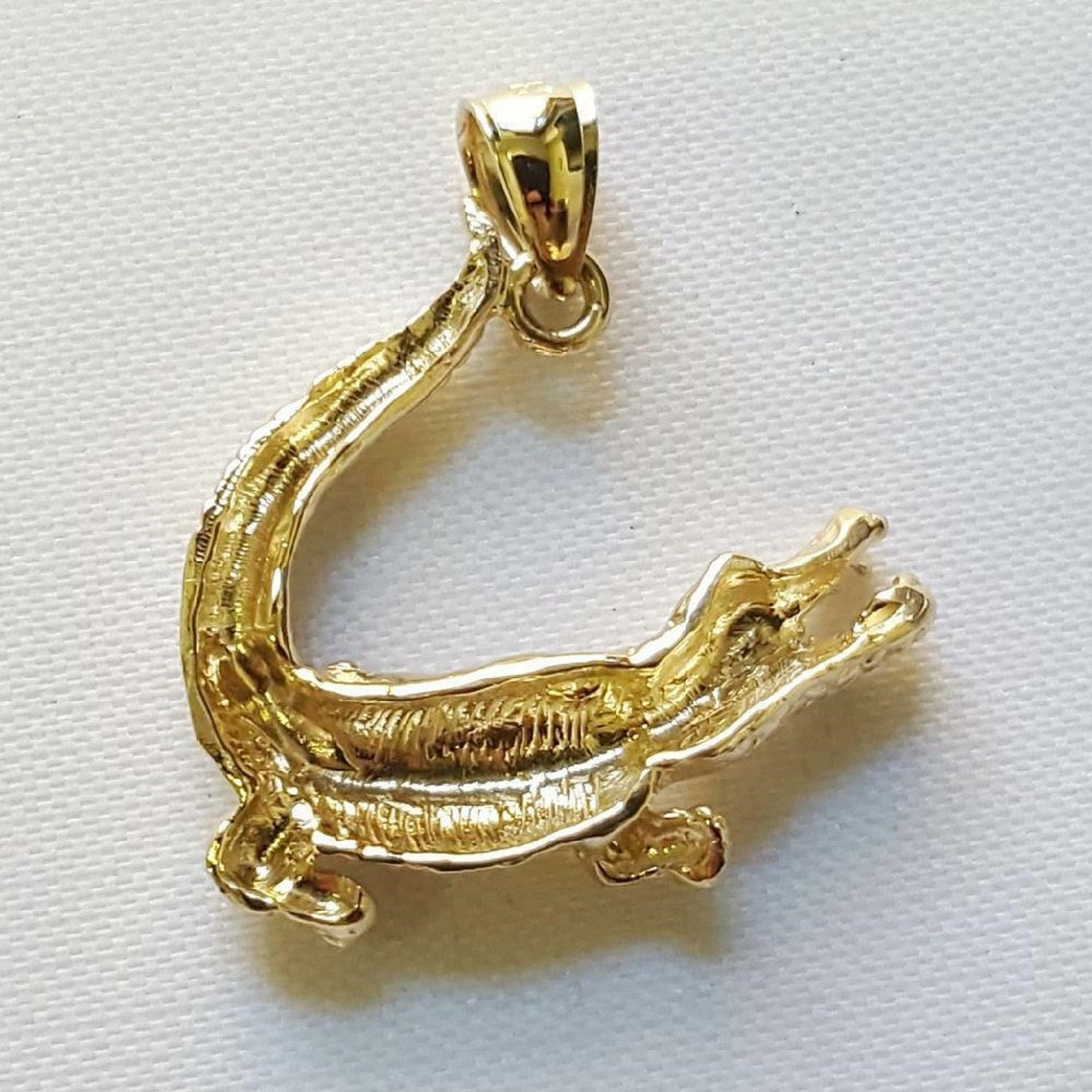 14K Yellow Gold Alligator Crocodile Pendant | Etsy