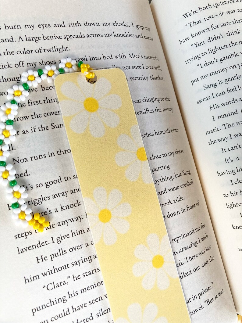 Daisy Bead Chain Bookmark - Flower Seed Bead Bookmark - Aesthetic ...