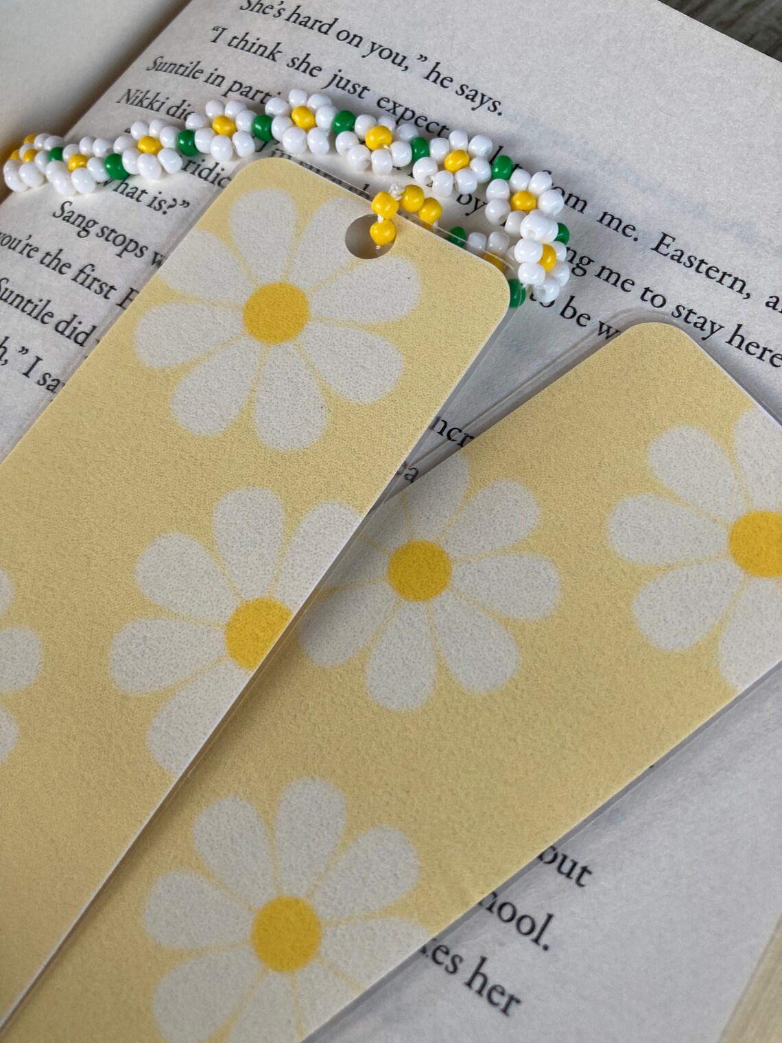 Daisy Bead Chain Bookmark - Flower Seed Bead Bookmark - Aesthetic ...