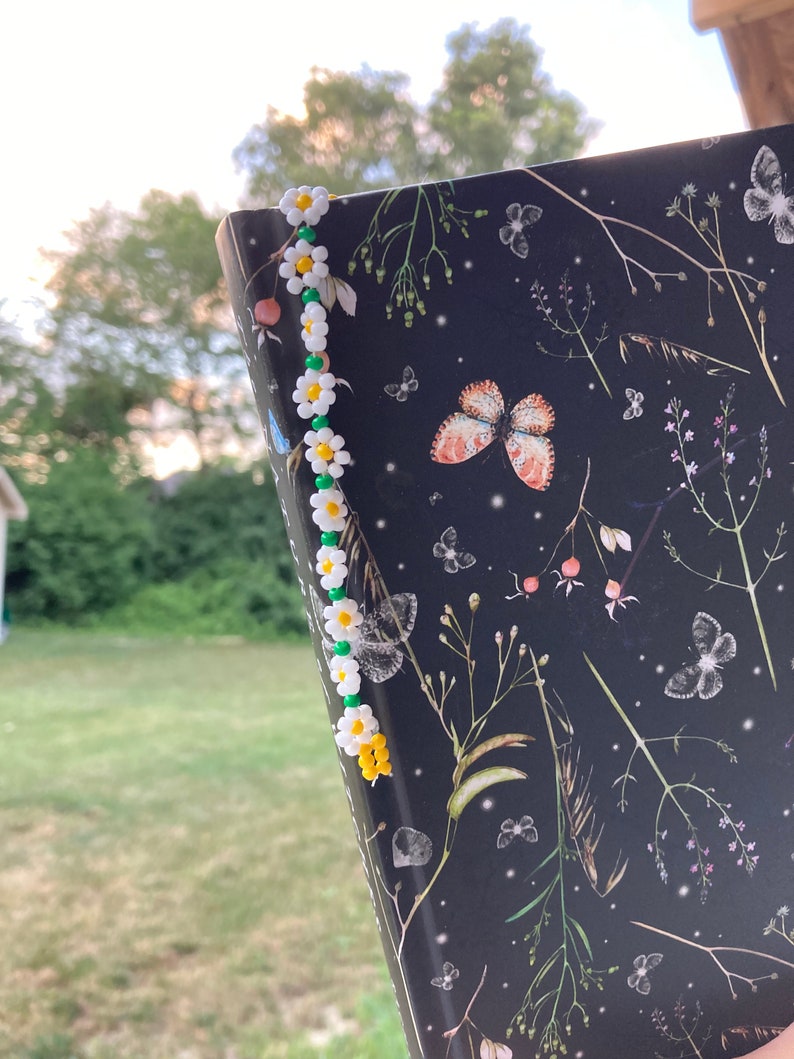 Daisy Bead Chain Bookmark - Flower Seed Bead Bookmark - Aesthetic ...