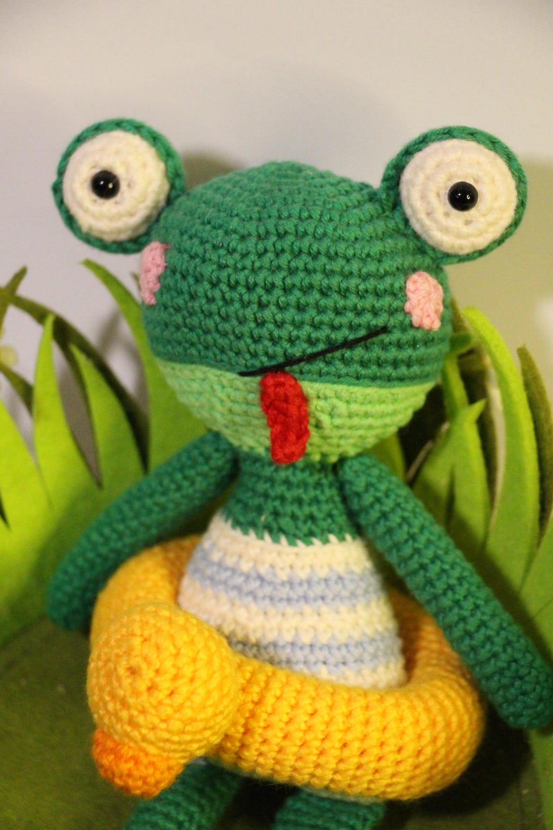 Handmade Knitted Frog | in a Yellow Circle With a Duck| Crochet Frogs ...