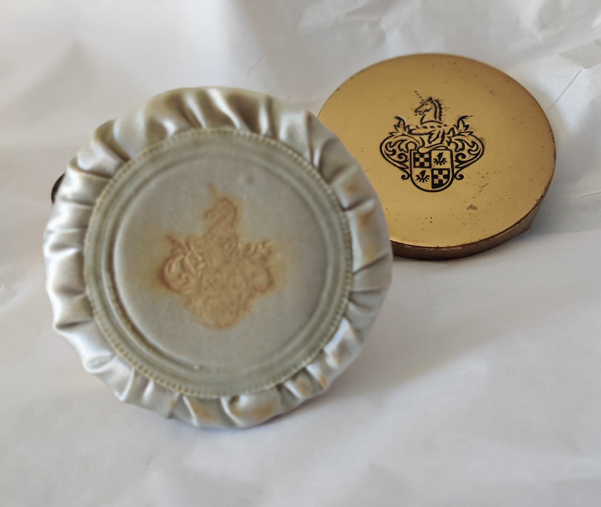 Vintage Scottish Coat of Arms Powder Puff Tin - Etsy