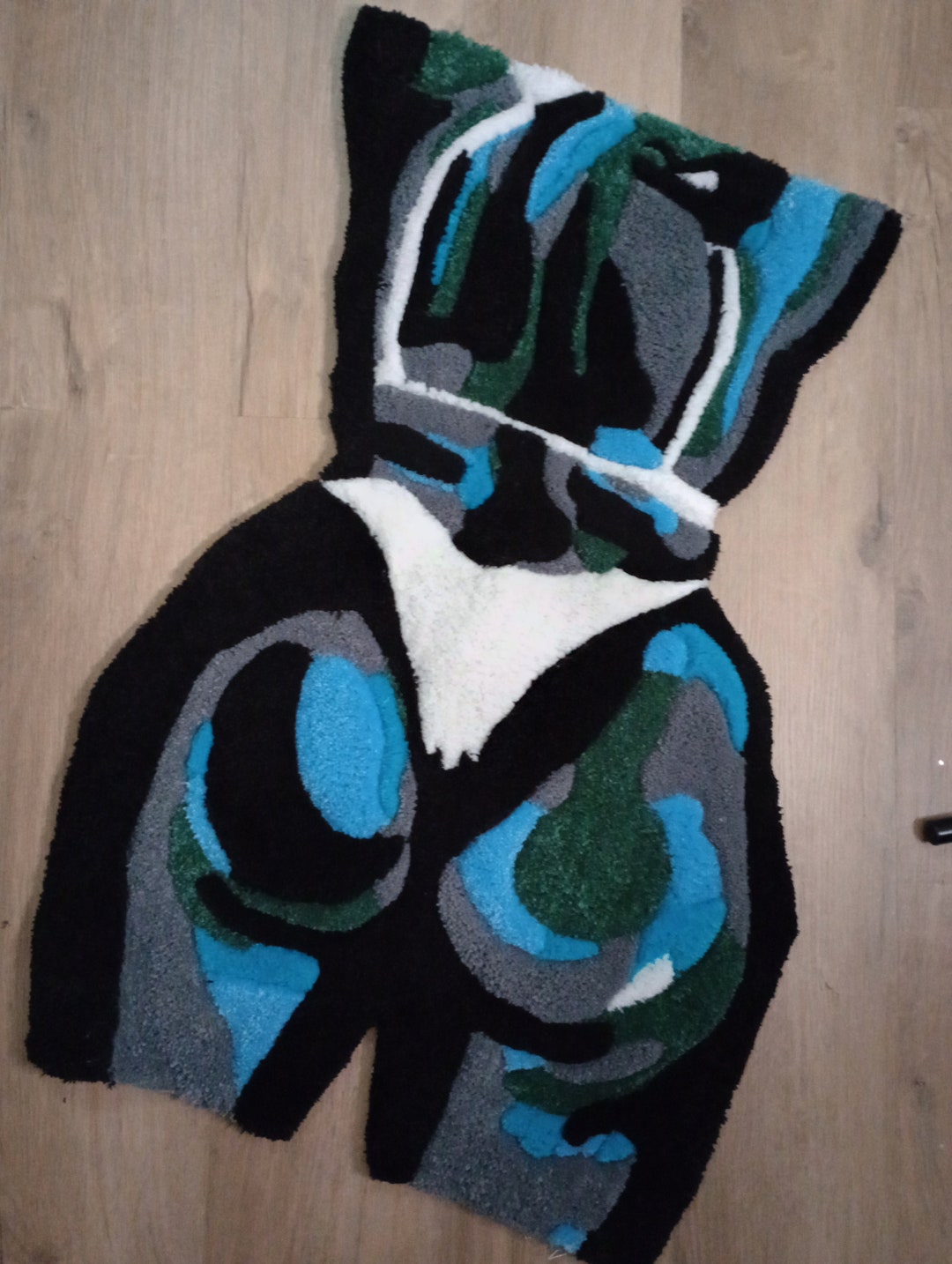 Abstract Woman Body Silhouette Booty Handmade Tufted Rug / Wall Hanging ...