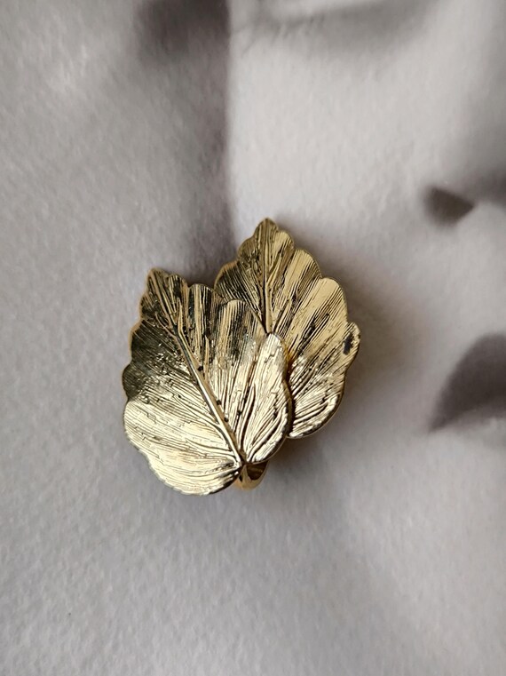 Elegant Genuine 1950s Crown Trifari Gold Tone Leaf St… - Gem