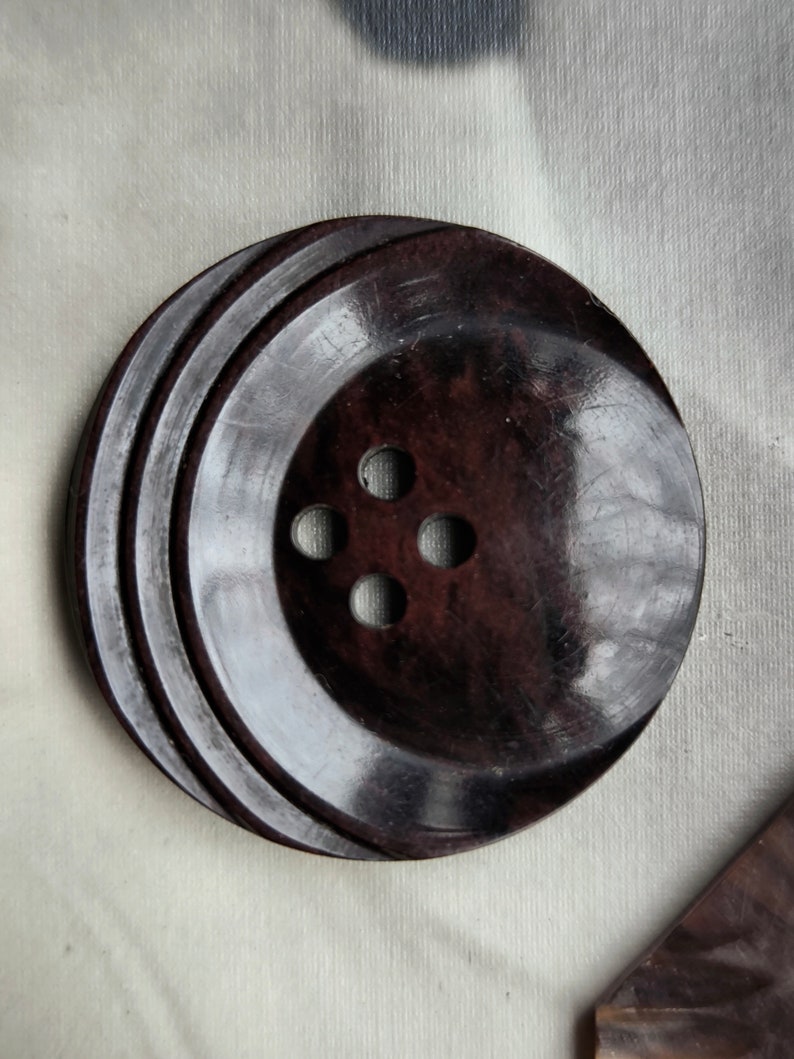 Striking 1930s Art Deco Bakelite Buttons and Faux Tortoise Shell Belt ...