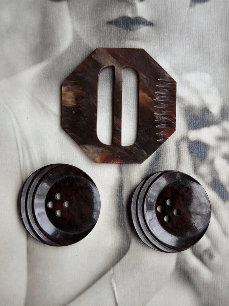 Striking 1930s Art Deco Bakelite Buttons and Faux Tortoise Shell Belt ...