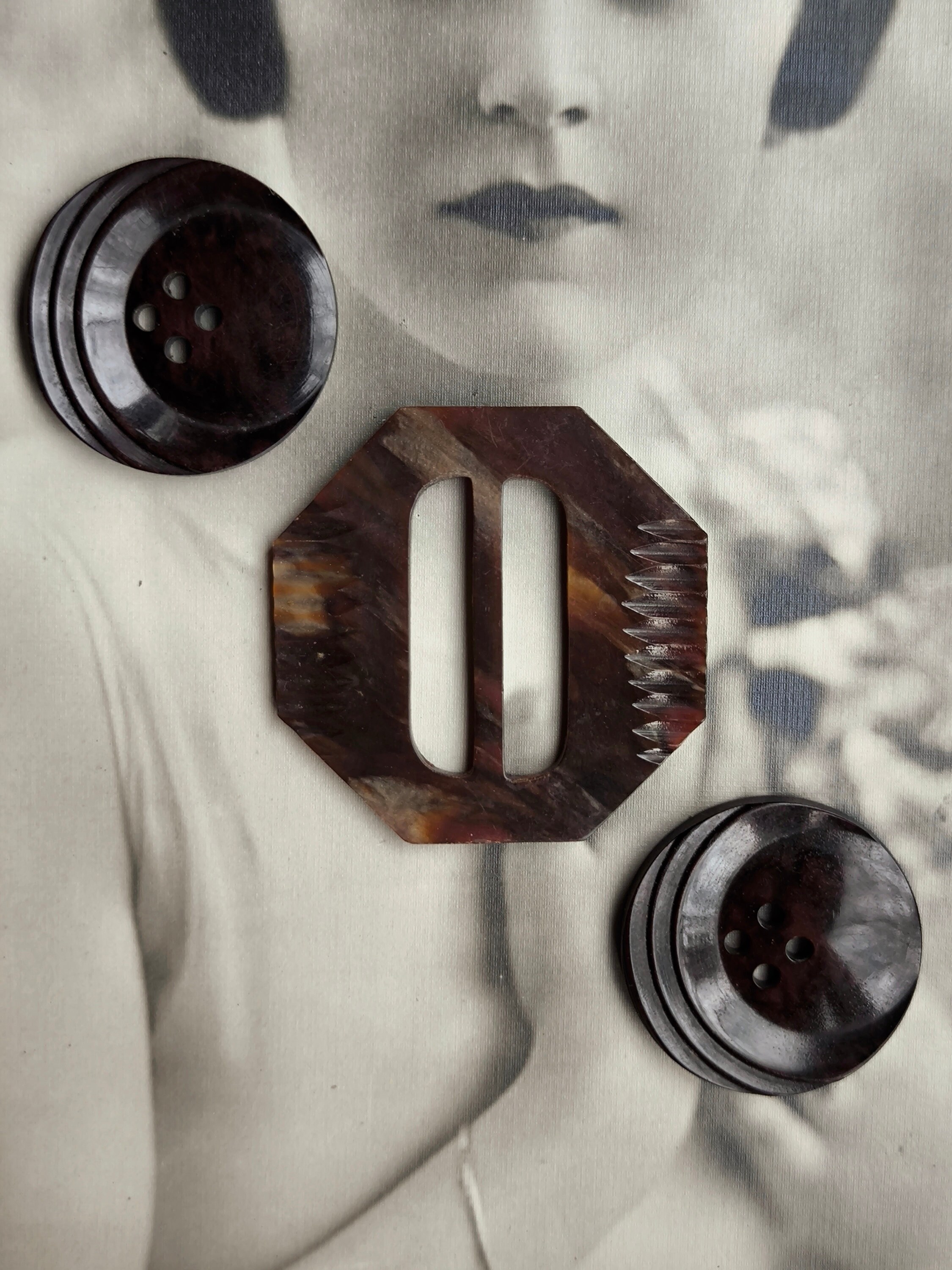 Striking 1930s Art Deco Bakelite Buttons and Faux Tortoise Shell Belt ...