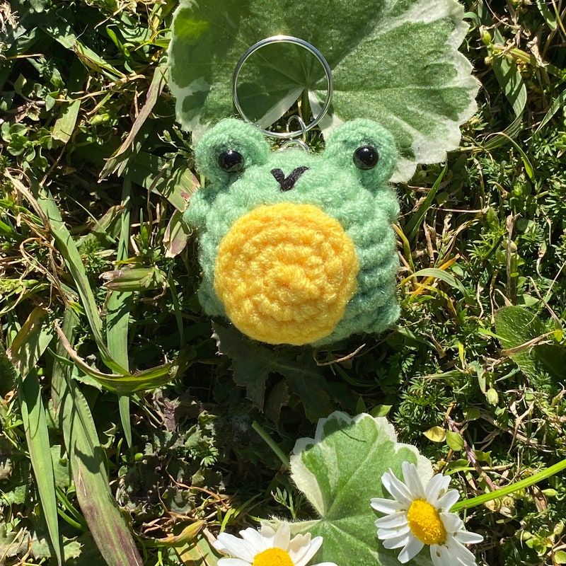 Crochet Frog Keychain - Etsy