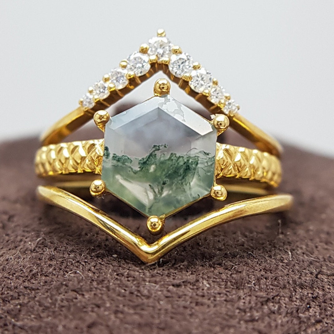 Nature Inspired Hexagon Cut Moss Agate Aquatic Ring. Vintage and Unique ...