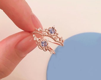 Dainty Crown Ring - Etsy