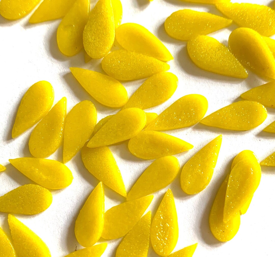 COE 96 Fused Glass Flower Petals - 5/8 Inch - Teardrop - Yellow - Pack ...