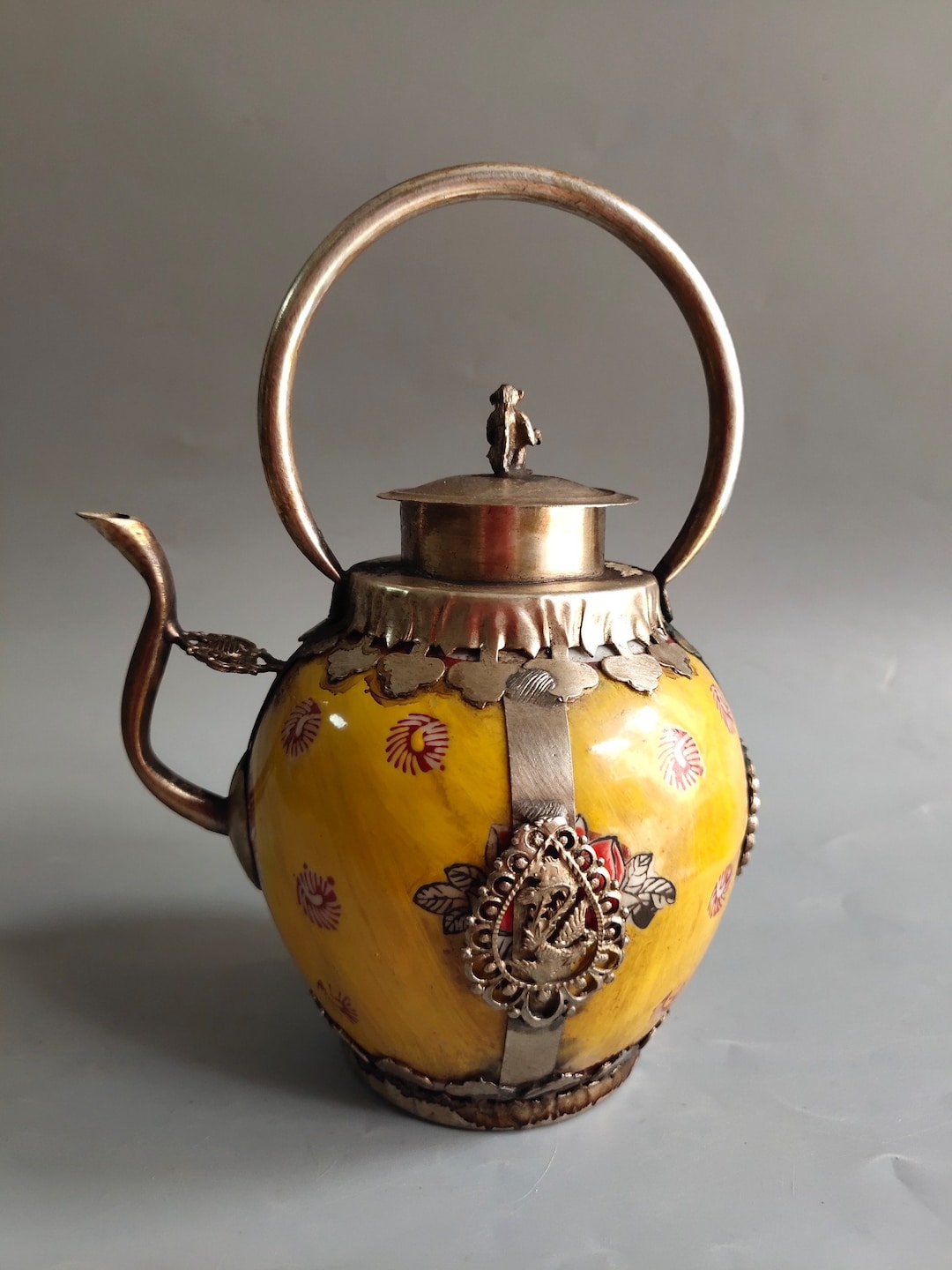 Chinese Outsourcing Tibetan Silver Teapot Porcelain Pot Ornaments ...