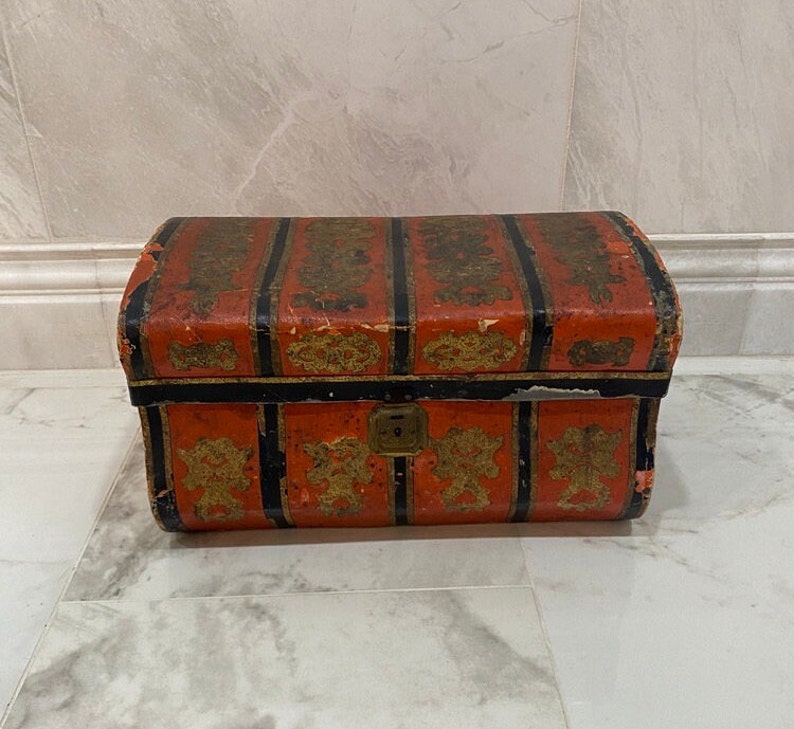 Antique Asian Red and Gold Box - Etsy