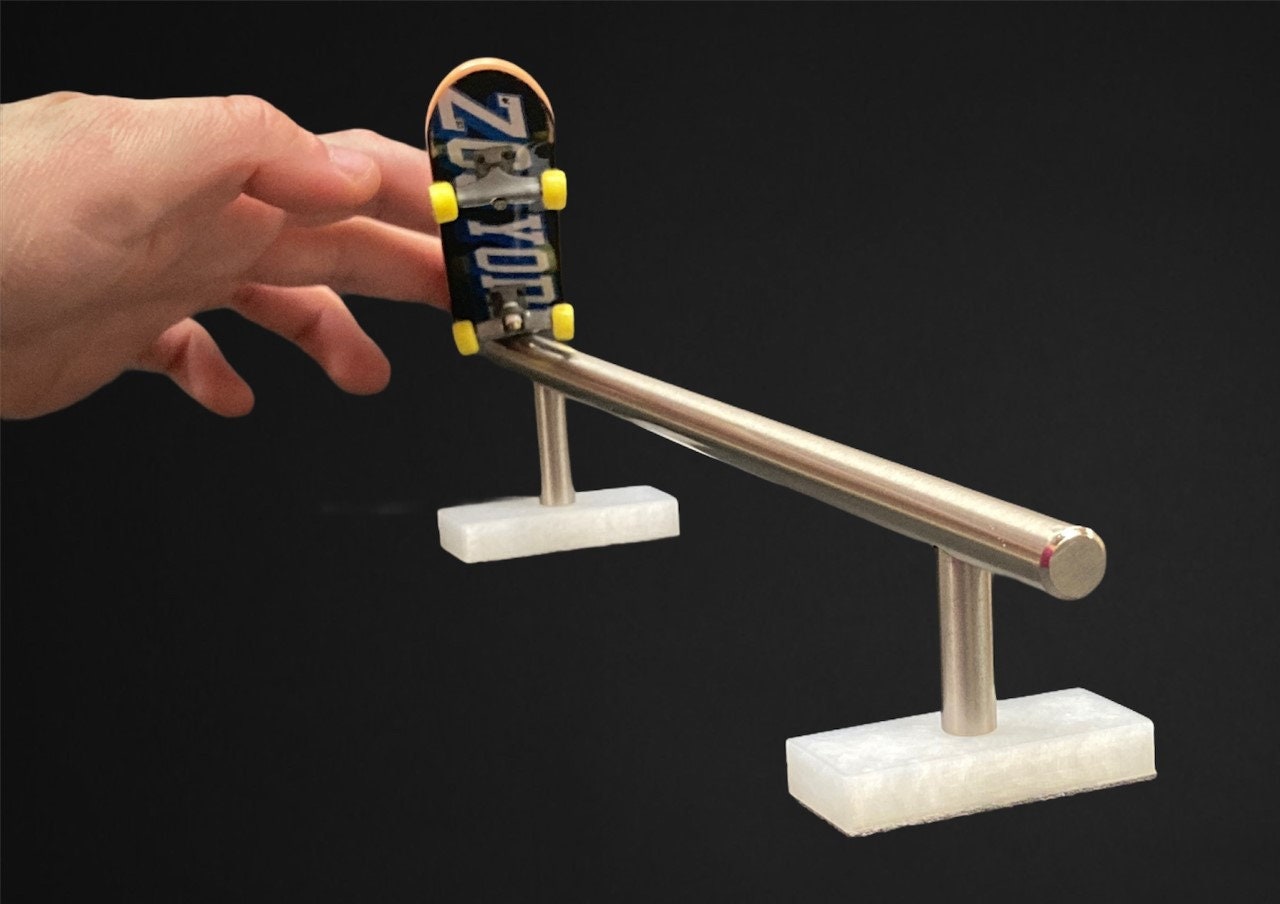 Rad Rails 10” Fingerboard Skatepark Obstacle Round Metal Miniature ...
