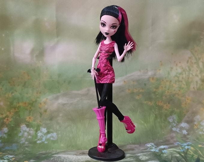 Monster High Doll Draculaura/ From the Draculocker Playset ...