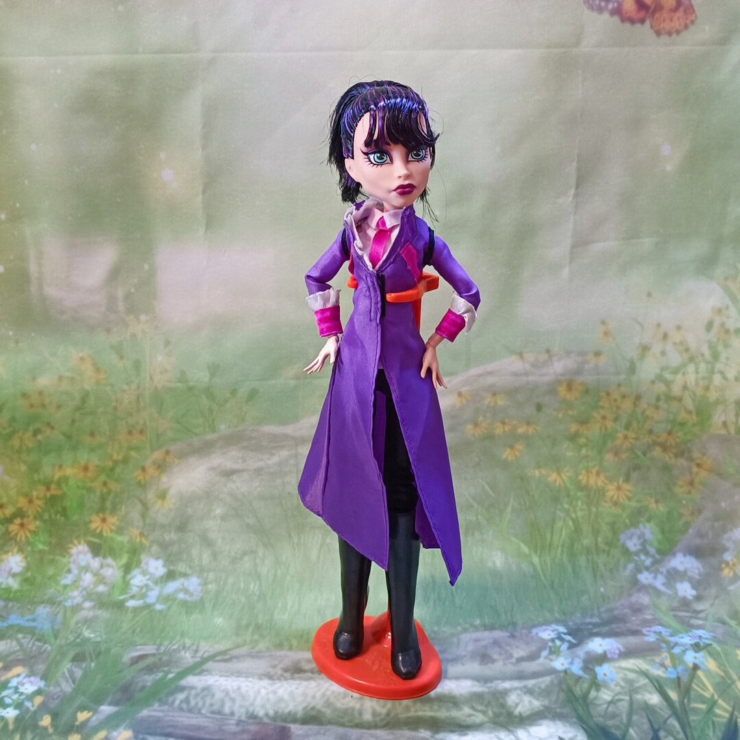 Monster High Doll Headmistress Bloodgood/ Basic/ Signature Doll ...