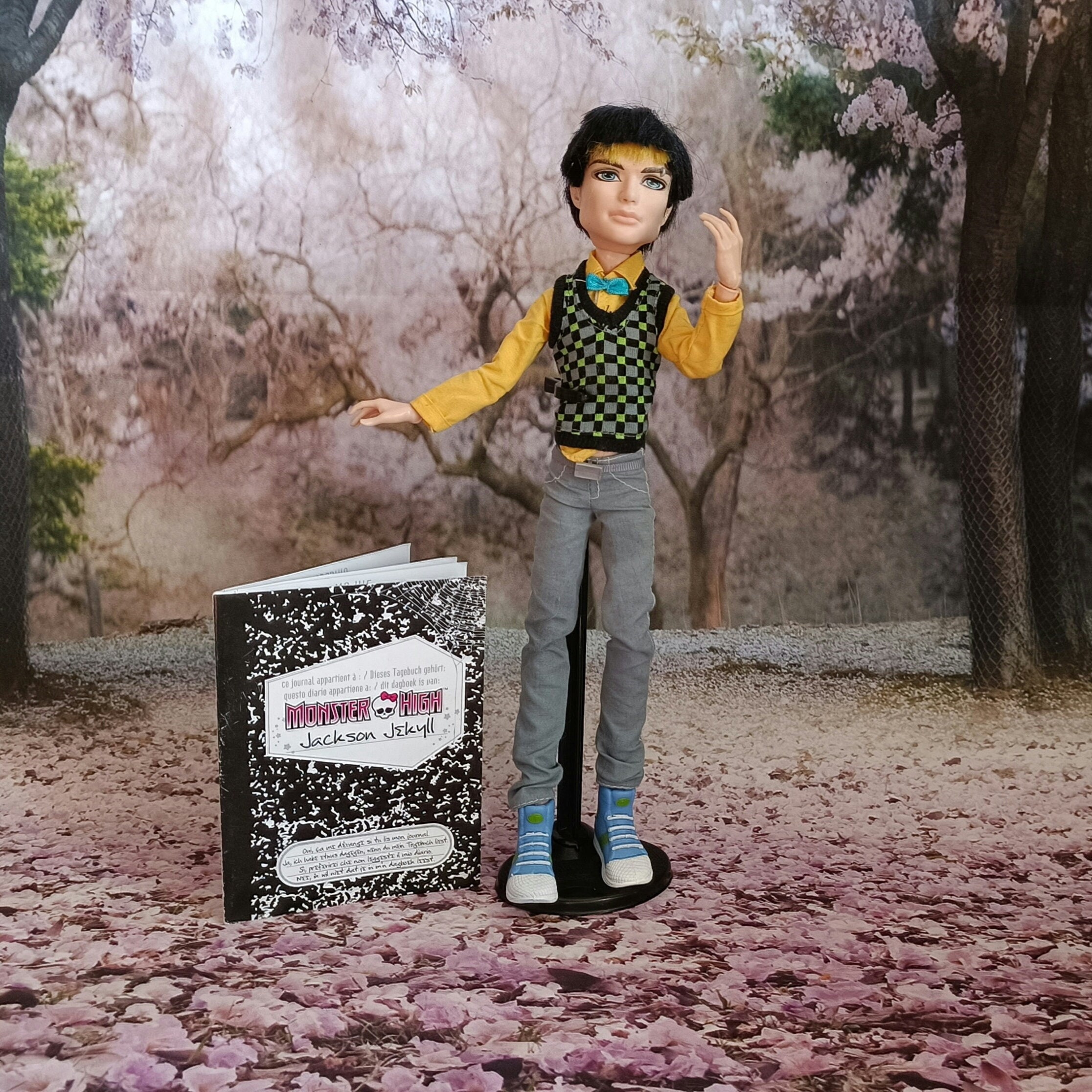 Monster High Jackson Jekyll Gloom Beach