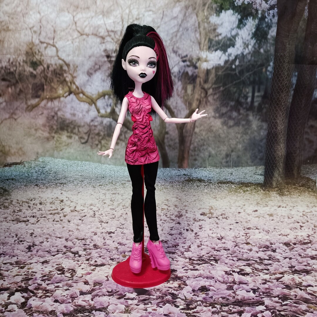 Monster High Doll Draculaura/ From the Draculocker Playset/ - Etsy