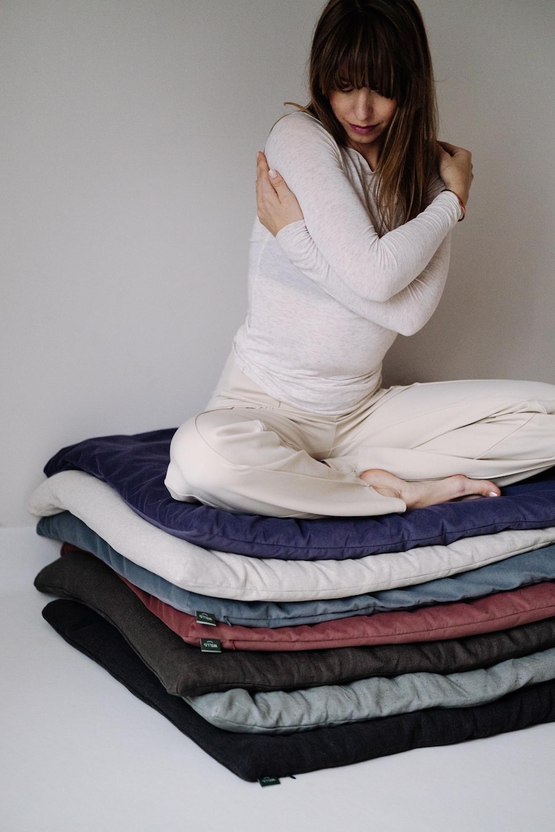 2-in-1 Meditation Mat & Yoga Bolster | Adjustable Thickness With ...