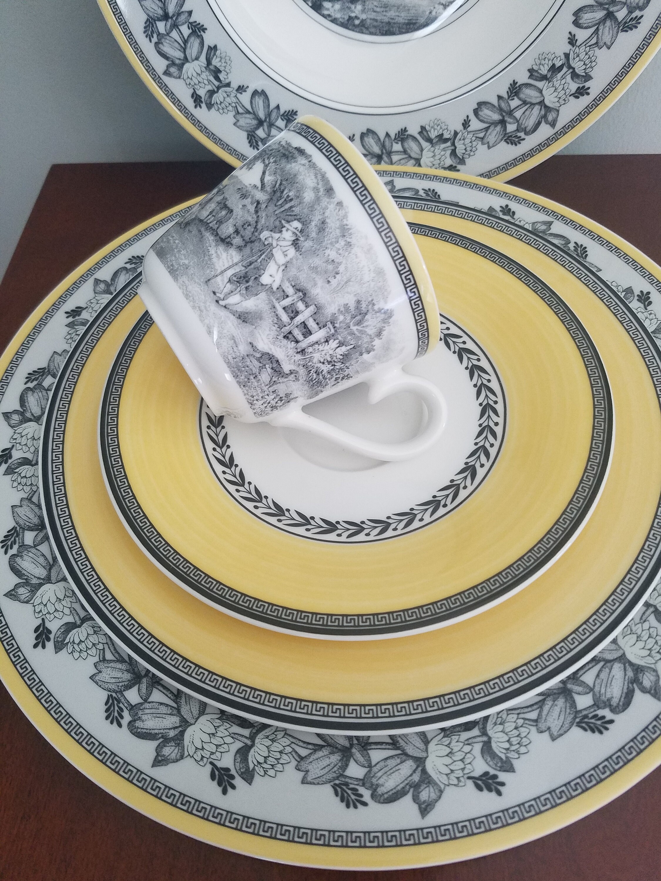 Villeroy and Boch Audun Ferme Dinnerware Set of 5 With Breakfast Tea ...