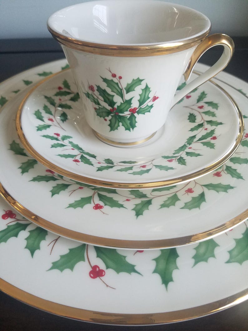 Lenox Holiday Collection. Porcelain Place Setting 4 Piece. Christmas ...