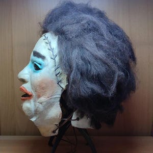 Leatherface Pretty Lady Mask Rehaul the Texas Chainsaw Massacre Trick ...