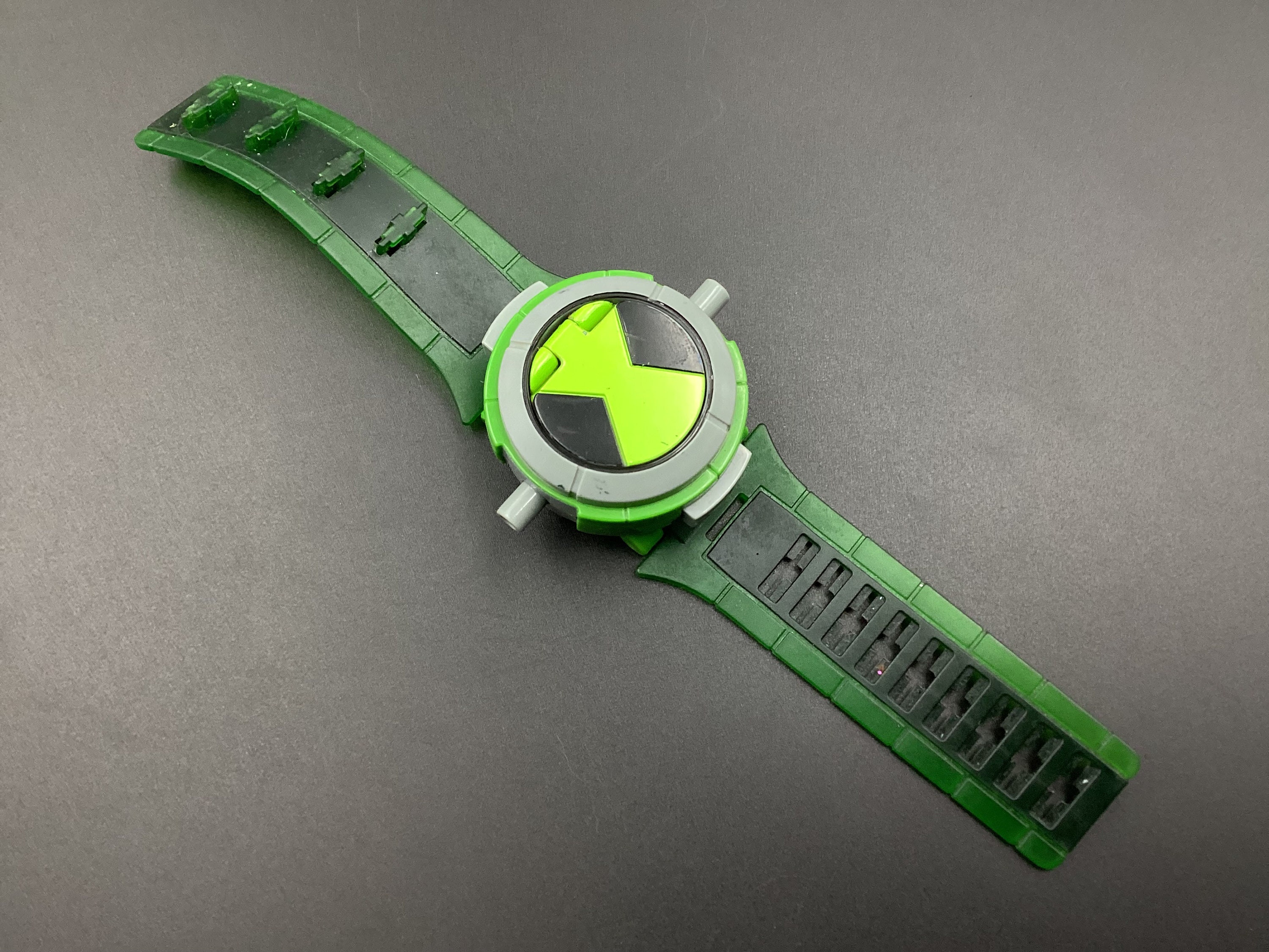 Omnitrix Ben 10 Ultimatrix | Toy Authentic Rare! Used Omnitrix Ben 10 Ultimatrix | Toy Authentic Rare! Used