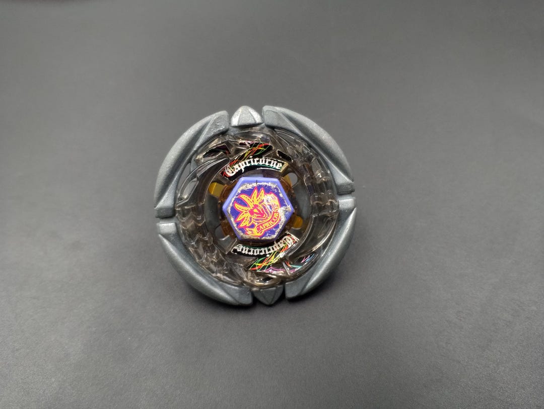SKU BB03 F44 | Beyblade Metal Fight Takara , Capricorne Brown Bad ...