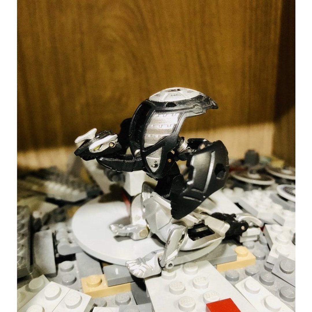 Darkus Helios Bakugan