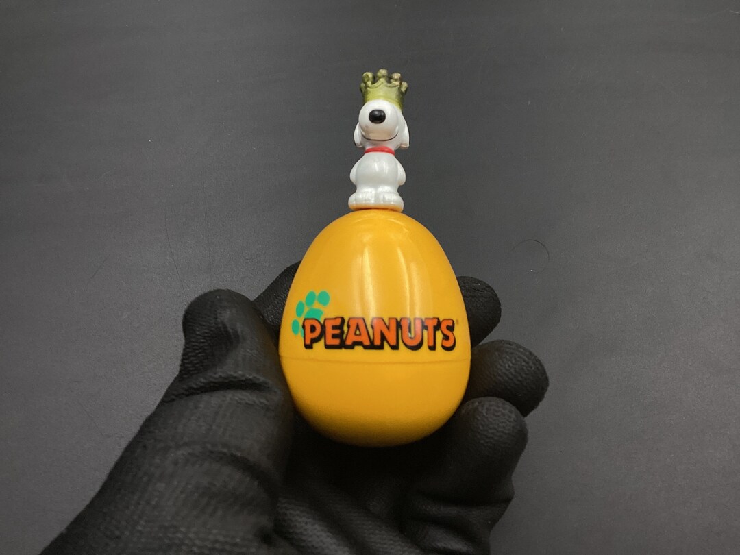 SKU MF F14 Snoopy Stand on the Egg Figure Peanuts Authentic Toy | - Etsy