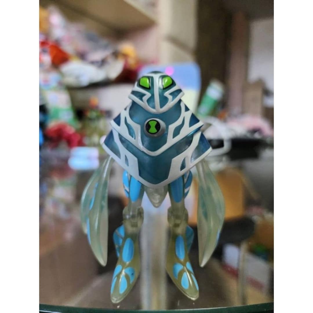 Ben 10 Ultimate Alien Ampfibian Toy