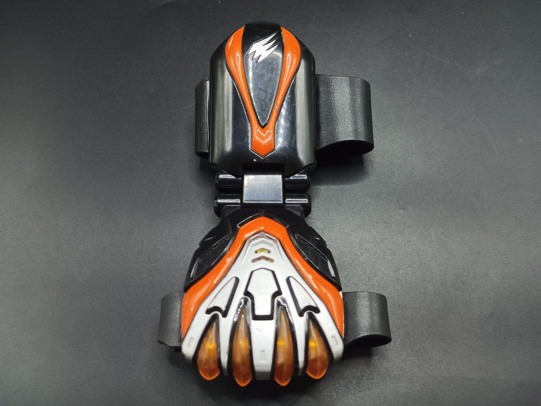 SKU | Power Rangers Jungle Fury Gekiranger DX Geki Changer Battle Claws ...