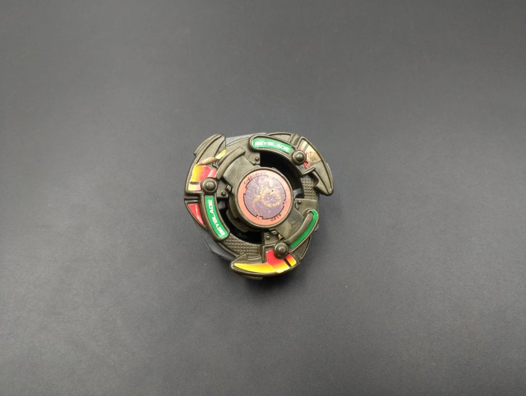SKU BB2 F140 | Beyblade Takara , Green Metal Dranzer - Etsy
