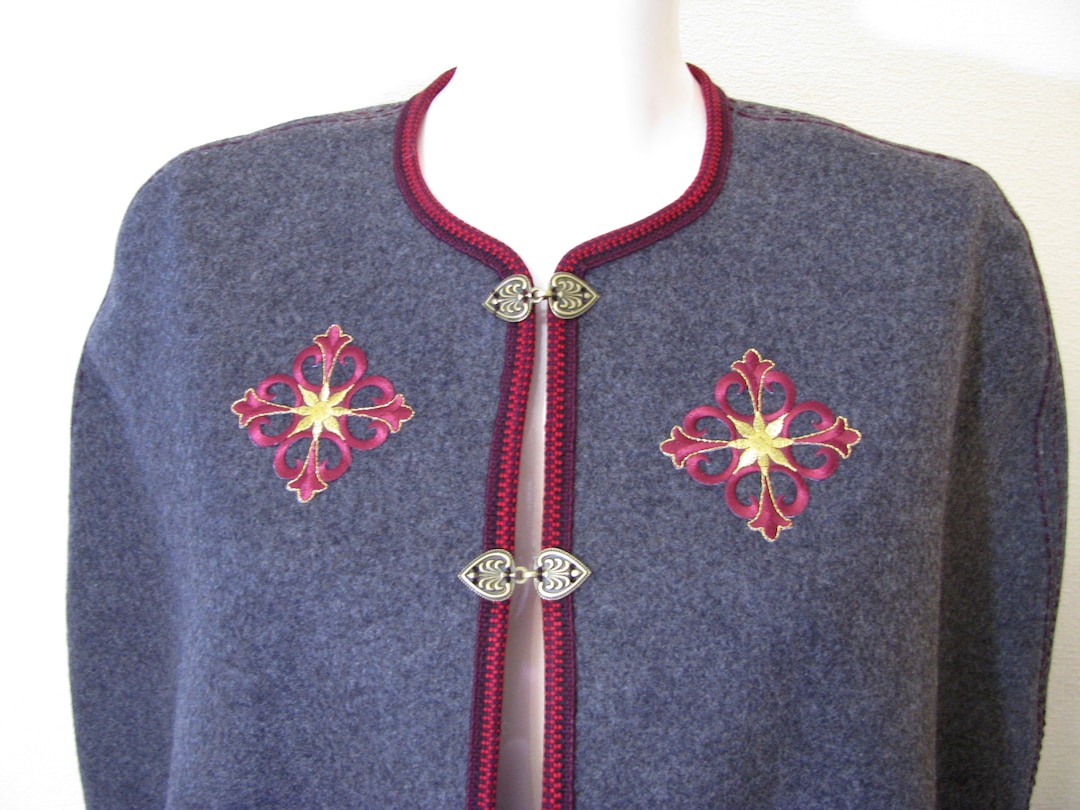 Gray Viking Felted Cloak With Embroidery Natural Wool Broadcloth Cape ...