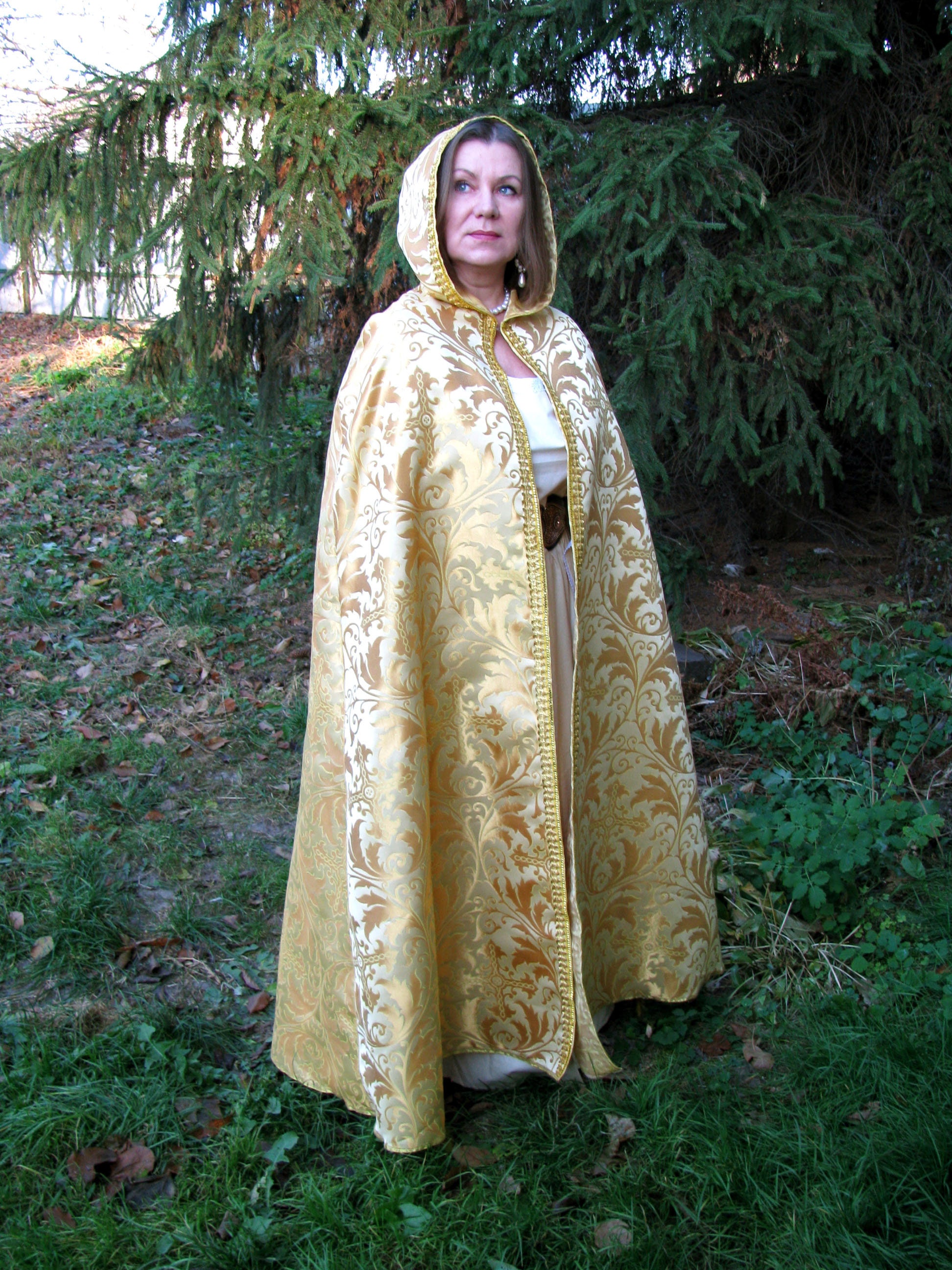 Golden Jaquard Queen's Cloak Royal Hooded Cape With Beautiful Braid ...