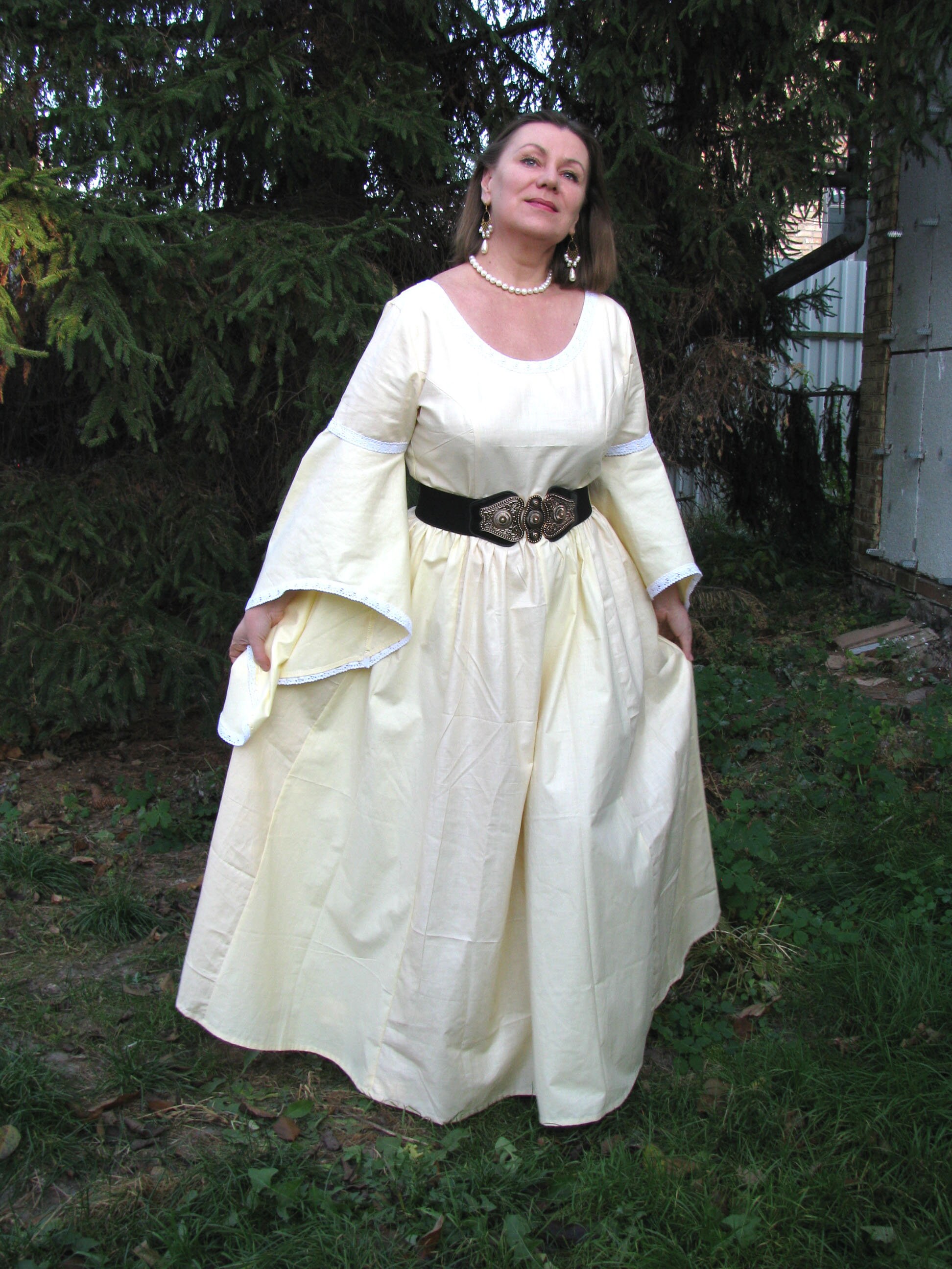 Yellow Linen Renaissance Dress With White Lace, Elven LARP Gown - Etsy