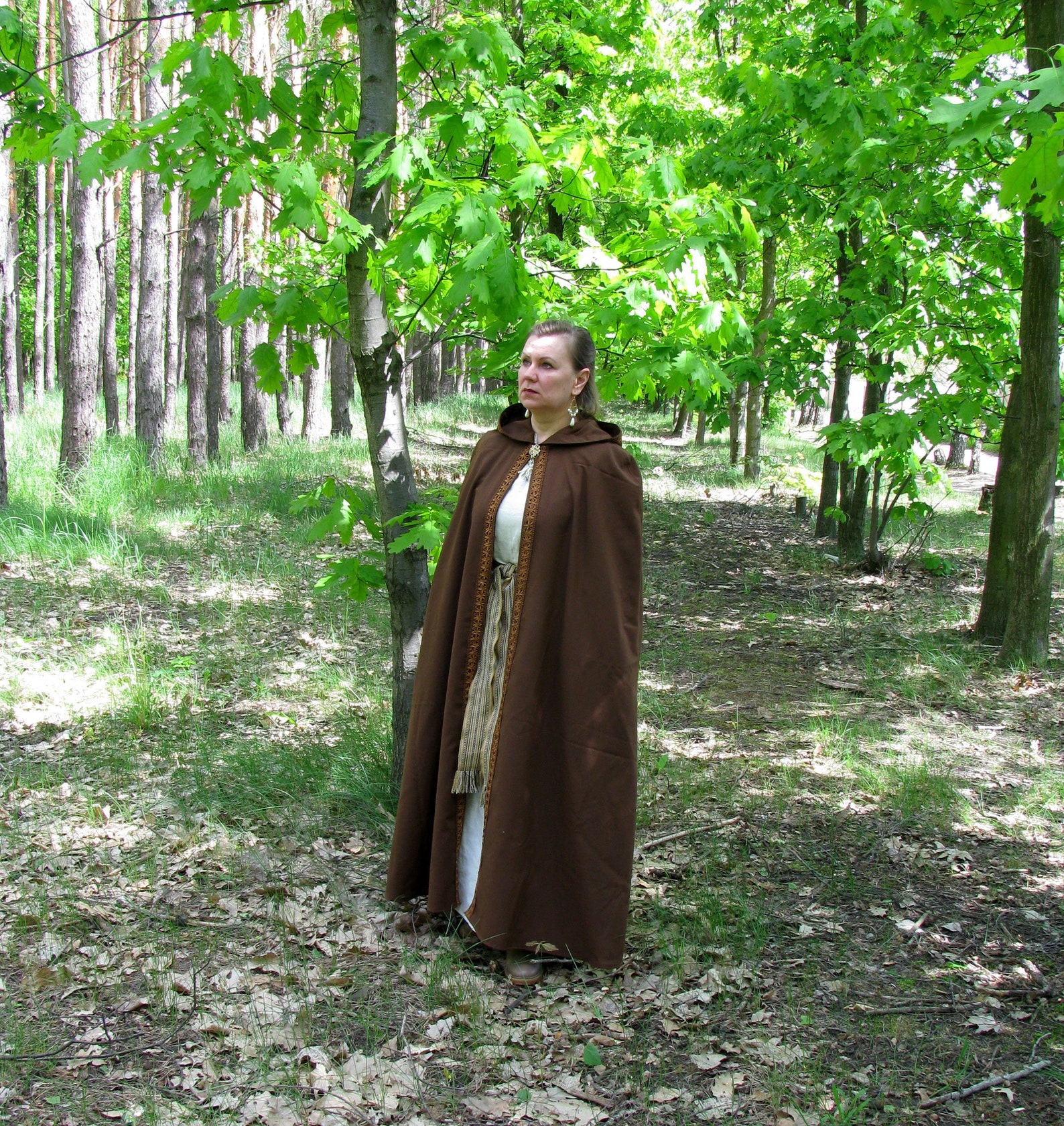 Brown hooded viking cloak Wool shieldmaiden's cape with | Etsy