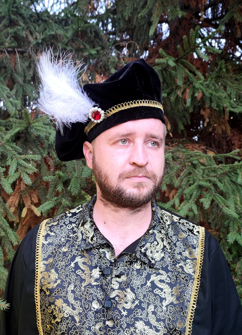 Black Medieval Hat With Feathers and Red Brooch Renaissansse - Etsy