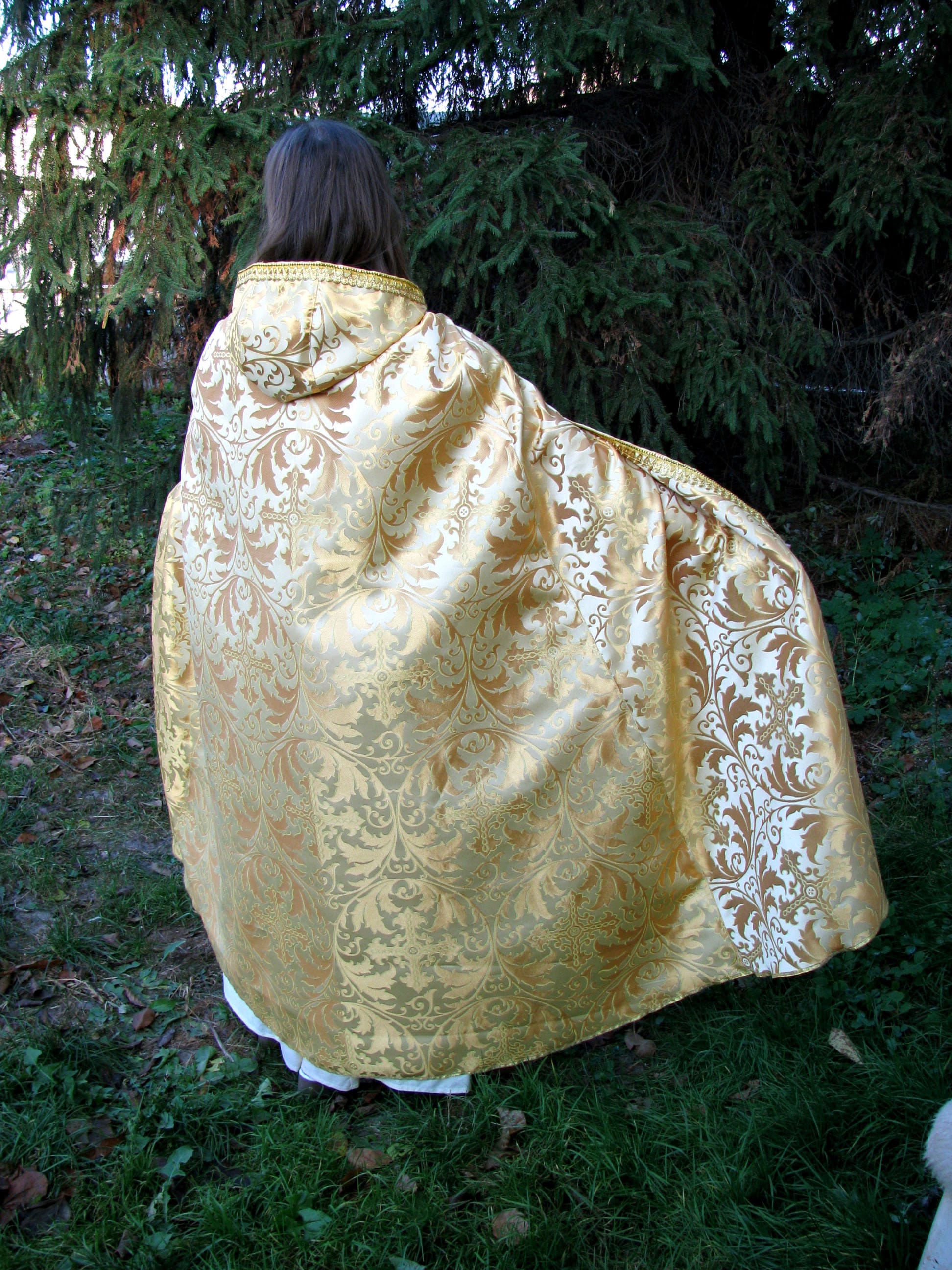 Golden Jaquard Queen's Cloak Royal Hooded Cape With Beautiful Braid ...