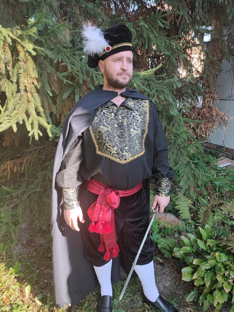 Black Medieval Hat With Feathers and Red Brooch Renaissansse Velvet ...