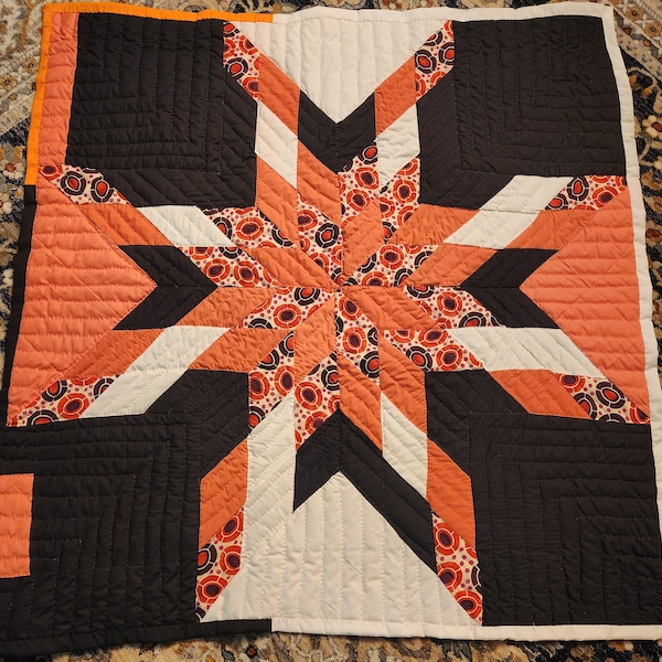 Traditional Quilt - Etsy