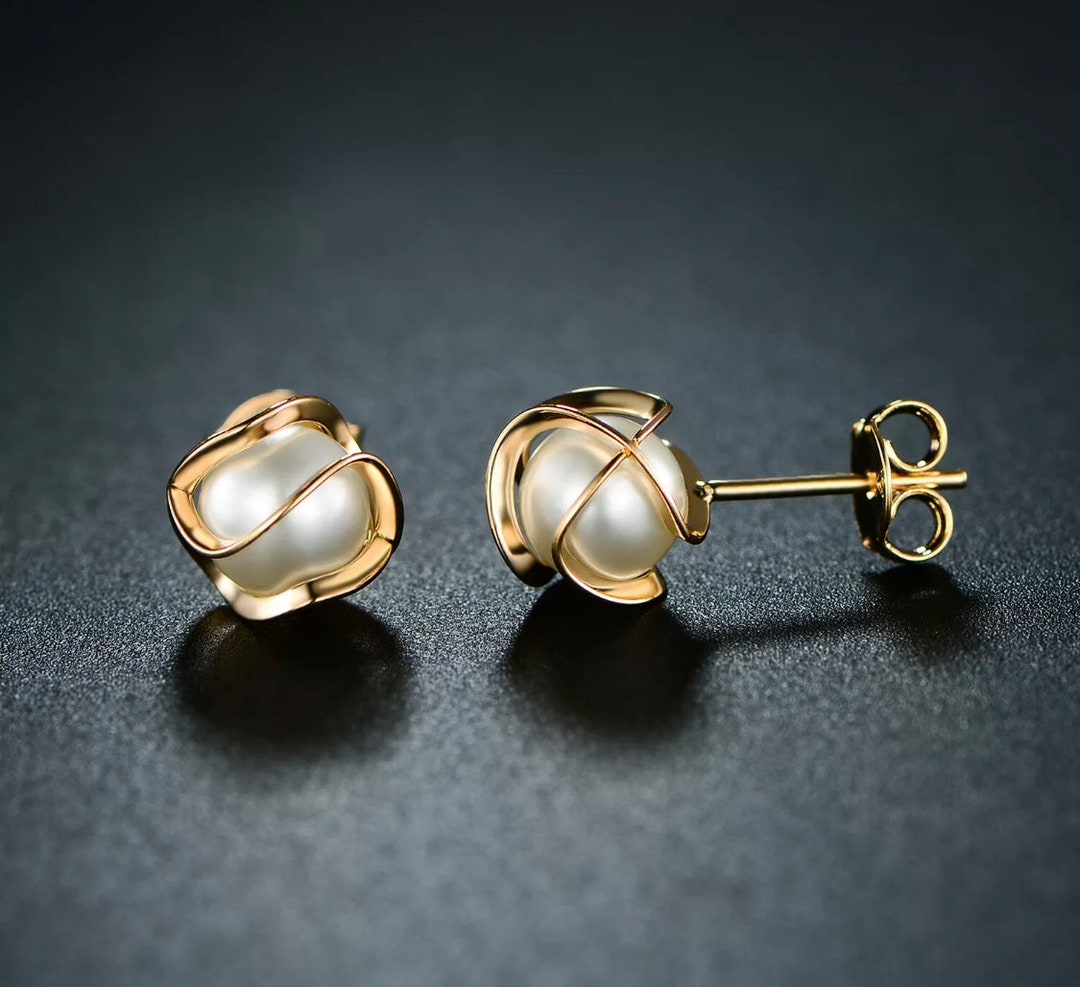 Aretes de perlas en forma de remolinos chapados en oro de 18 - Etsy España