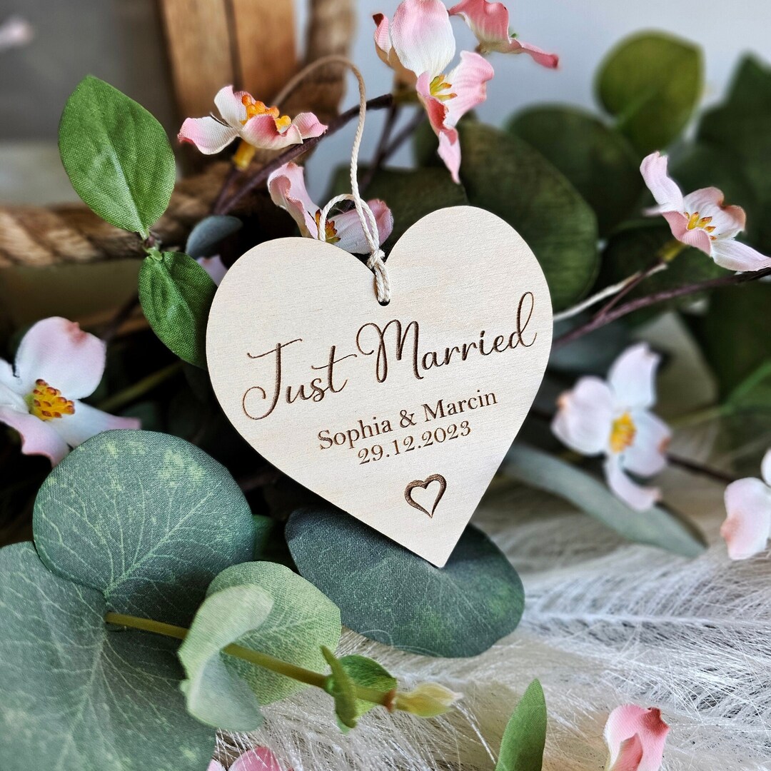 Personalised Just Married Wooden Gift Tag Rustic Boho Wedding Keepsake ...