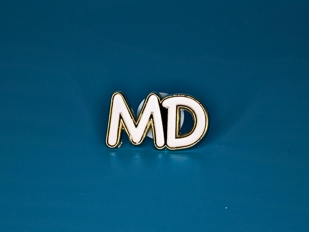 MD Enamel Pin - Gold Doctor Pin, Graduation Gift for Medical Students ...